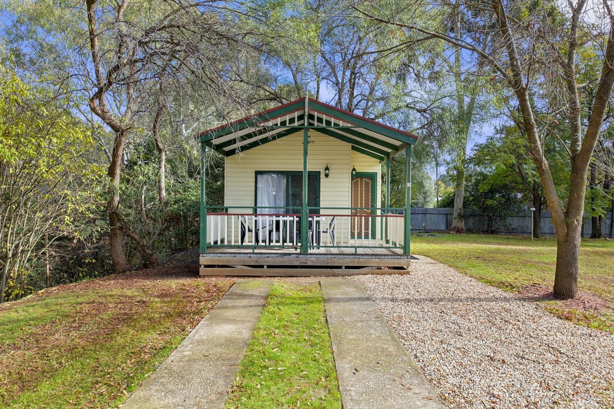 Howlong Caravan Park | Travel Auctions