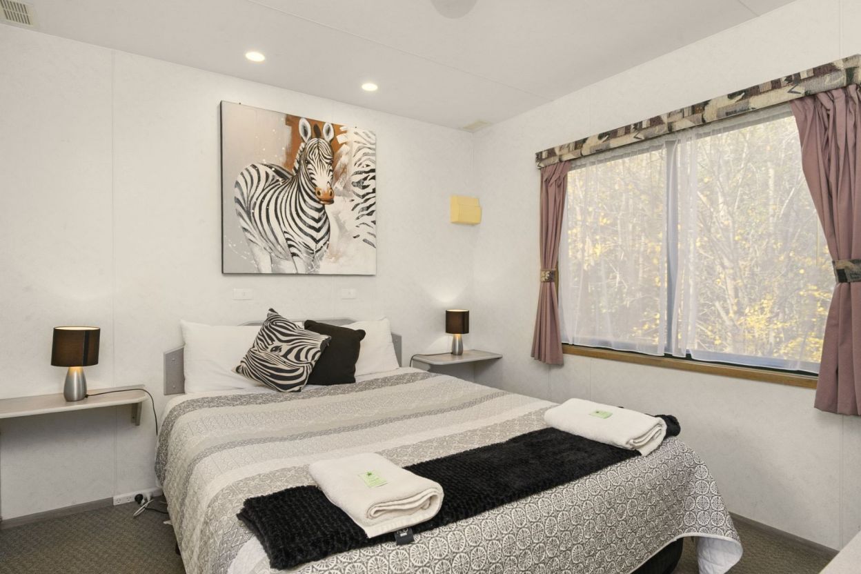 Howlong Caravan Park | Travel Auctions